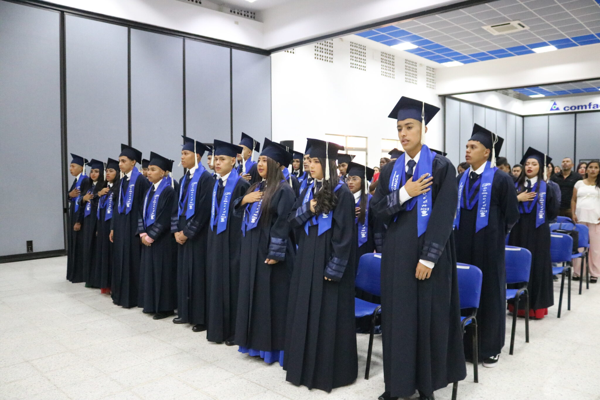 Estudiantes del CEEC y CEVEC de Comfacauca culminan su etapa escolar ...